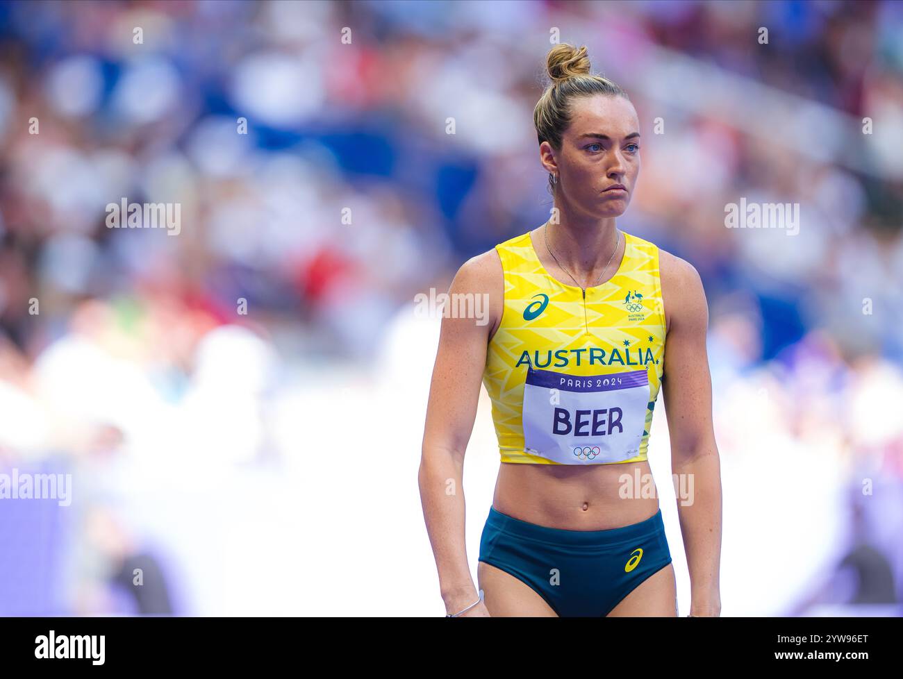 Ellie Beer participating in the 400 meters at the Paris 2024 Olympic ...