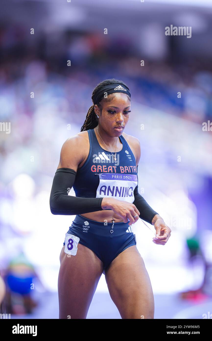 Amber Anning participating in the 400 meters at the Paris 2024 Olympic ...