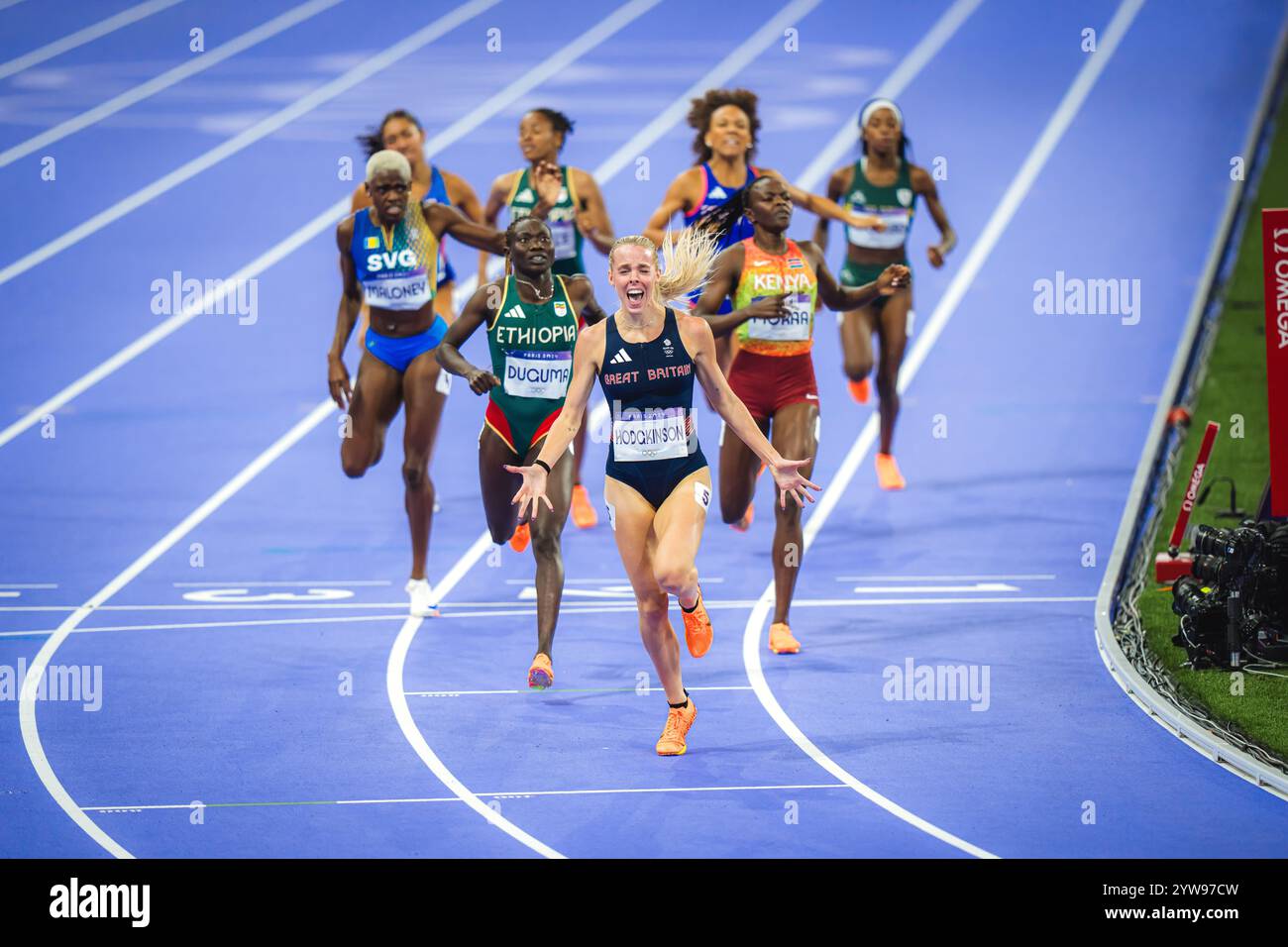 Keely Hodgkinson winning in the 800 meters at the Paris 2024 Olympic ...