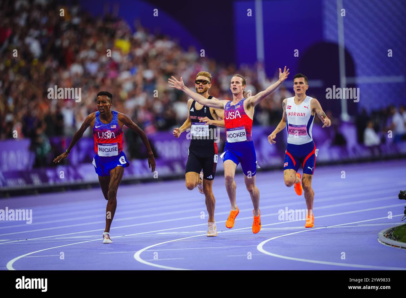 Cole Hocker winning in the 1500 meters at the Paris 2024 Olympic Games ...