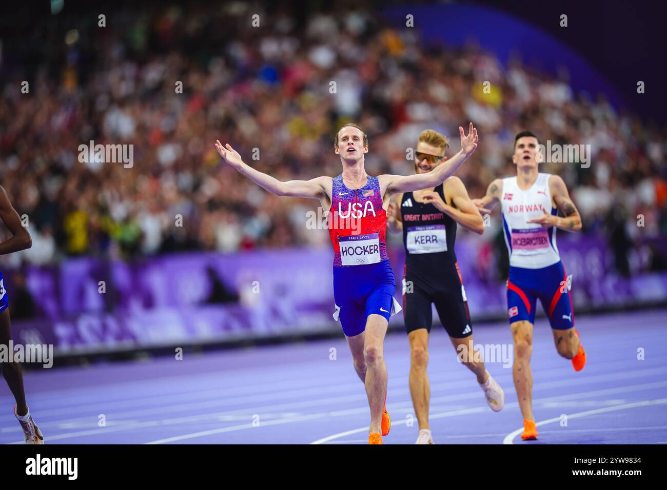 Cole Hocker winning in the 1500 meters at the Paris 2024 Olympic Games ...