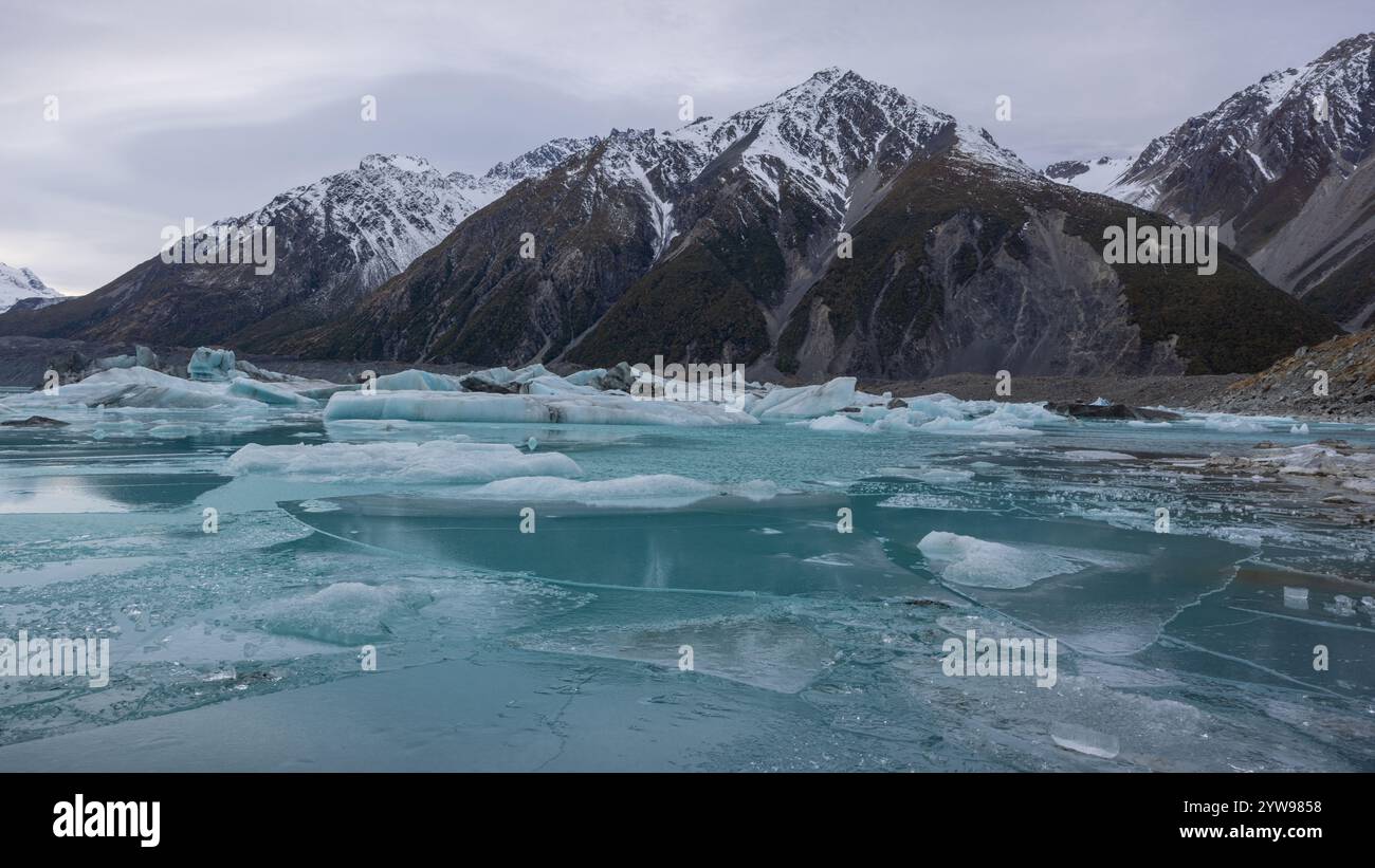 Mountain Ice Lake Stock Photo - Alamy