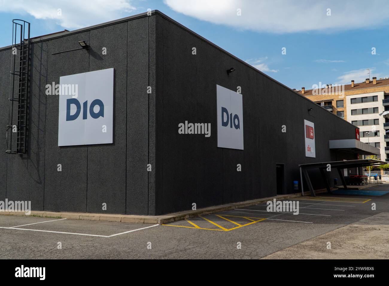 International supermarket company hi-res stock photography and images ...