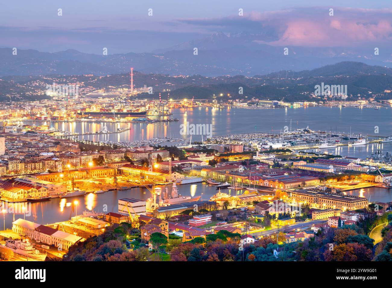 Harbor lights italy hi-res stock photography and images - Alamy
