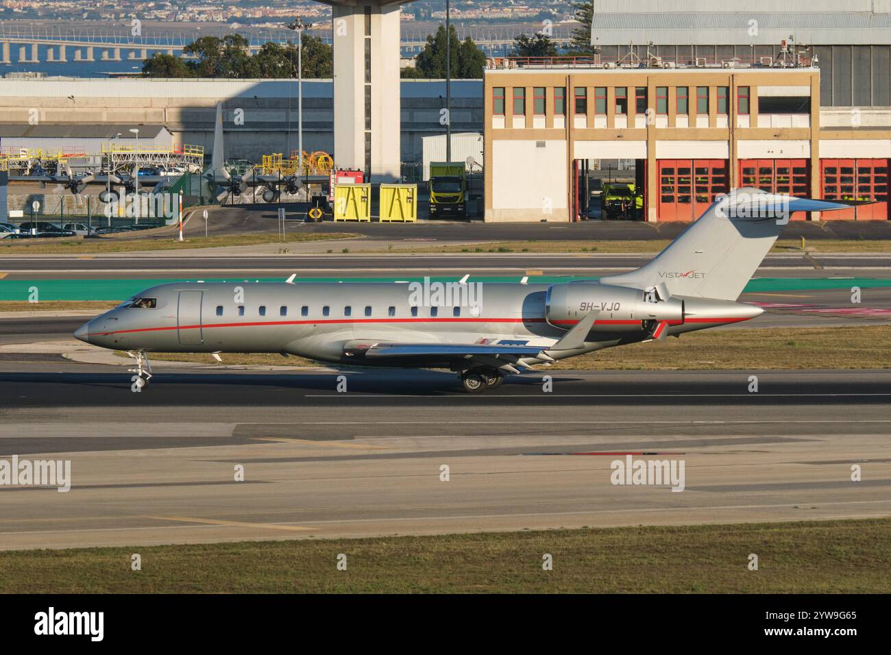 TAP Air Portugal Airbus A321-251N passenger plane take off in Humberto ...