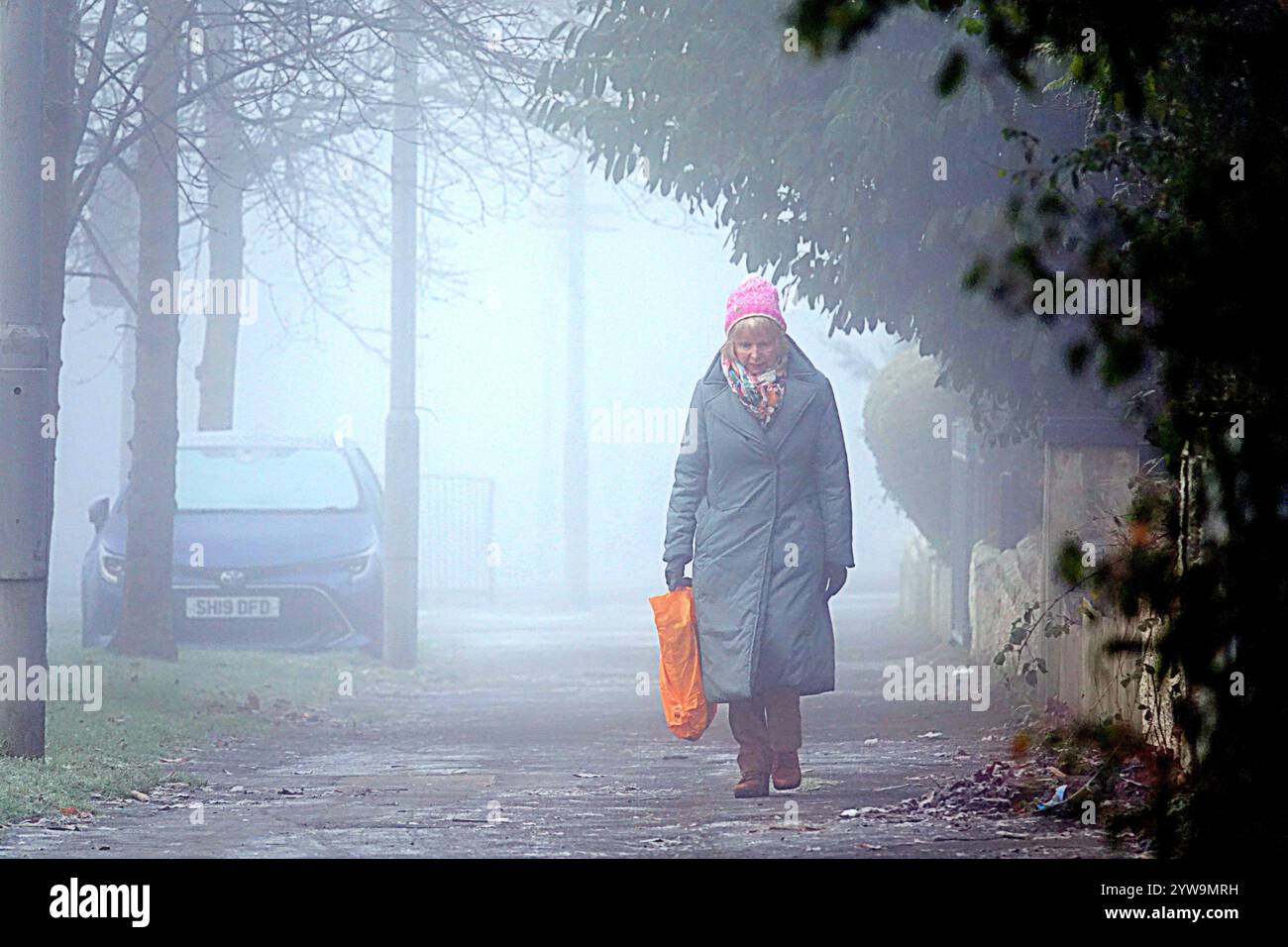 Glasgow, Scotland, UK. 10th December, 2024. UK Weather: Freezing fog ...
