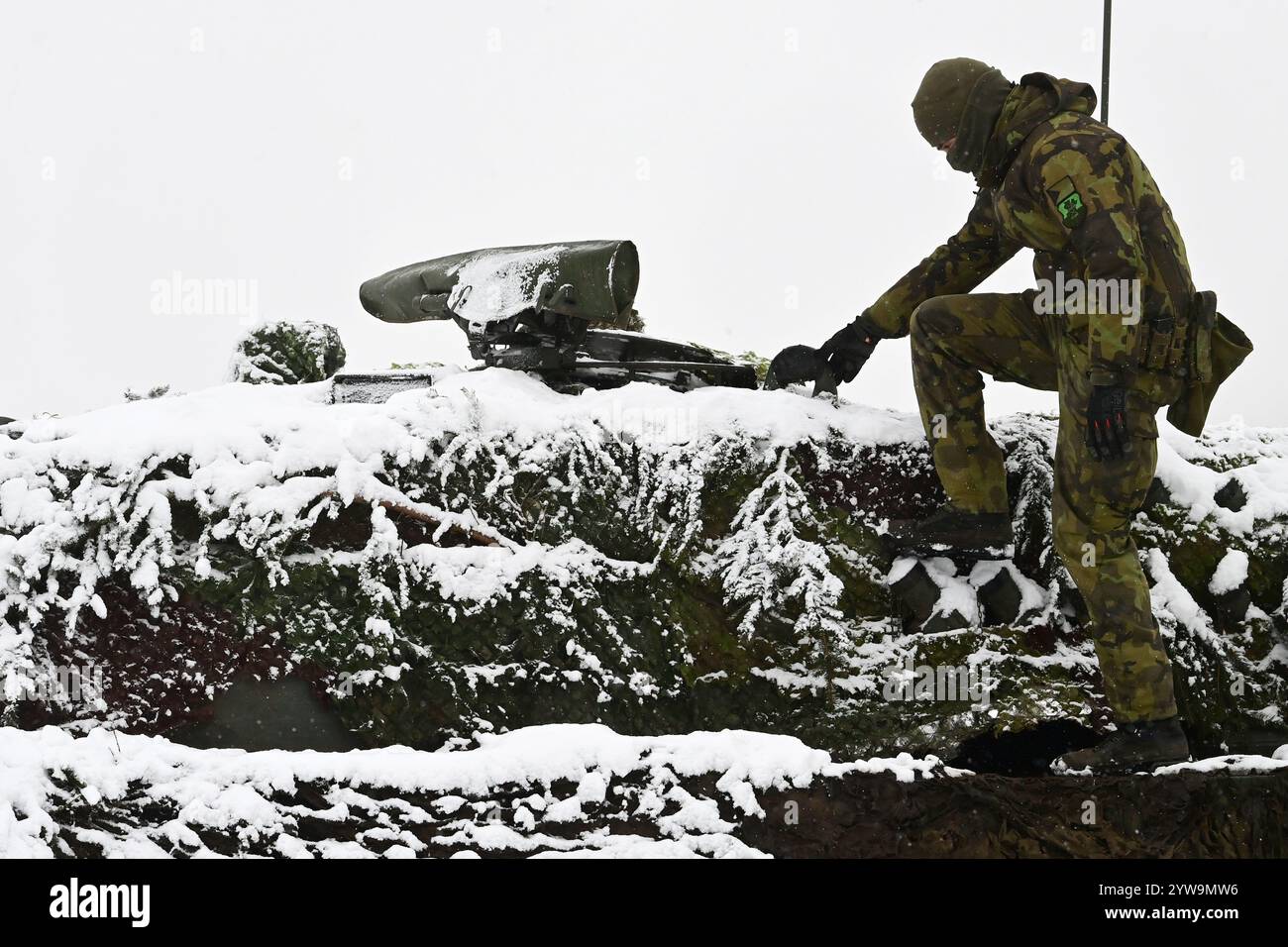 Leopard 2a4 tanks hi-res stock photography and images - Alamy