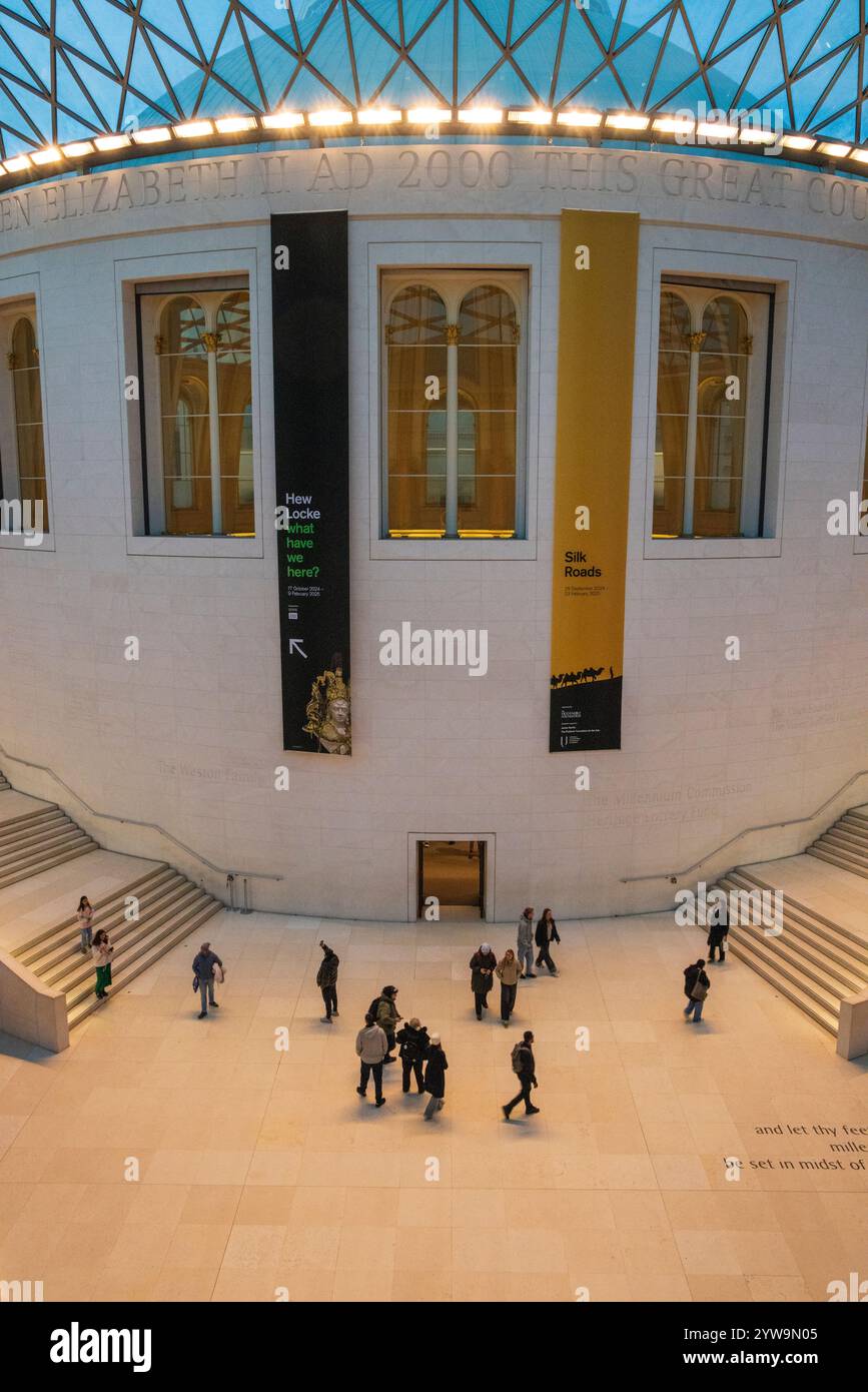 British museum glass roof hi-res stock photography and images - Alamy