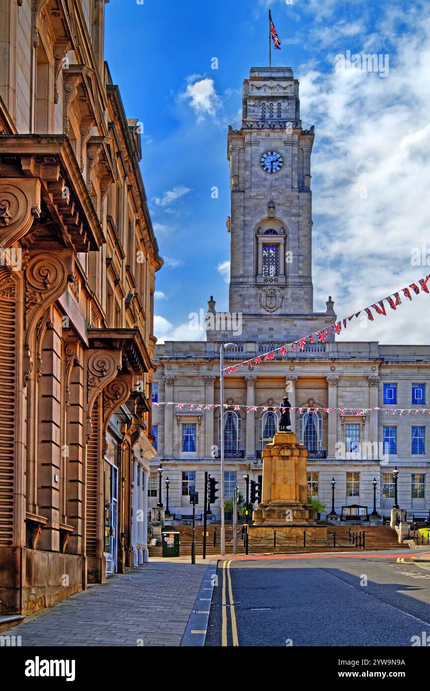 UK, South Yorkshire, Barnsley, Town Hall and War Memorial with Union ...
