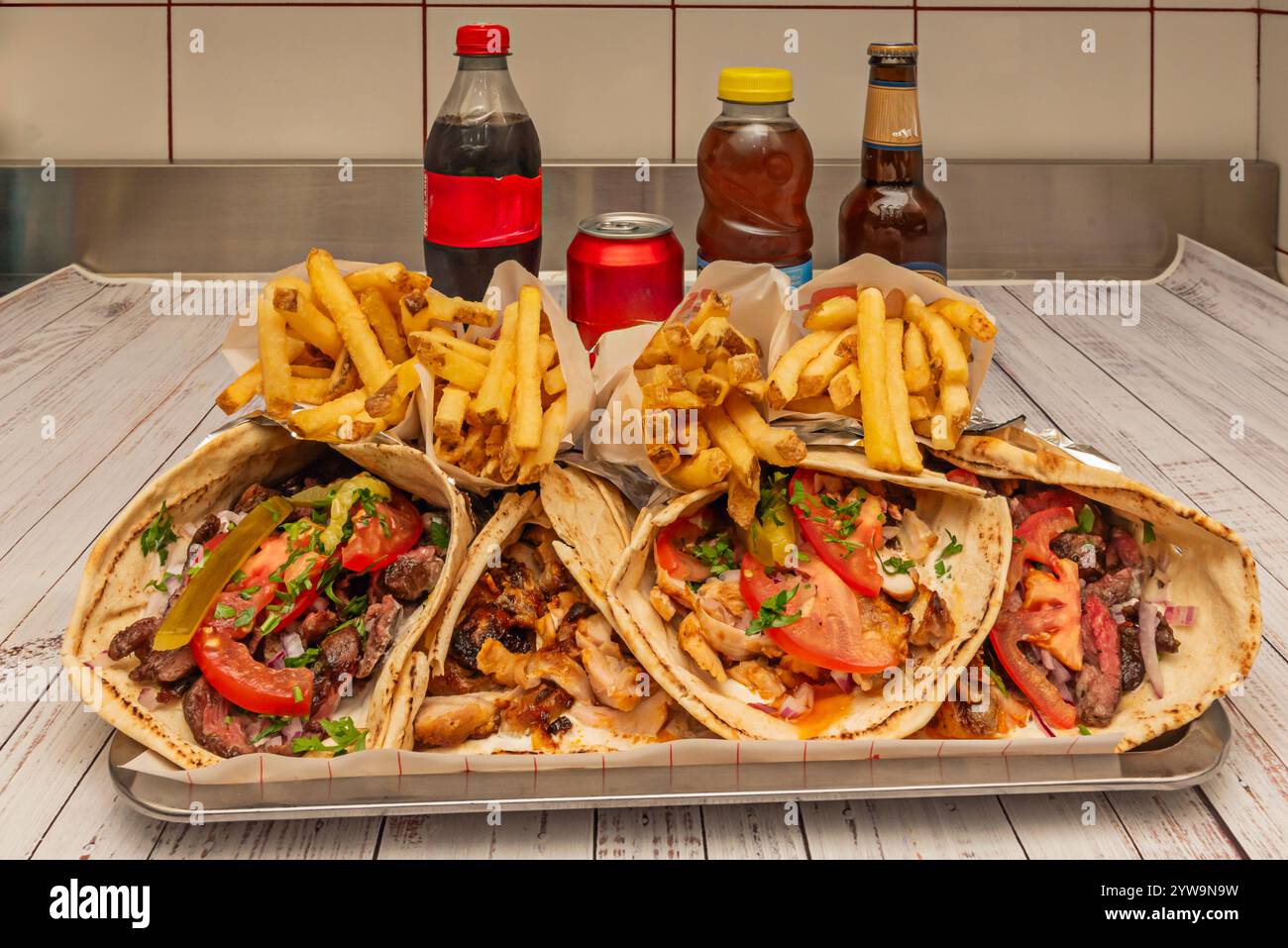 Cook slices chicken shawarma on hi-res stock photography and images - Alamy
