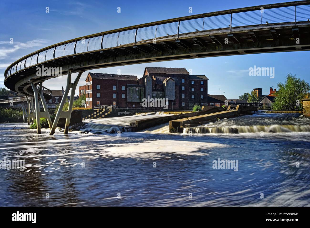UK, West Yorkshire, Castleford, Millennium Bridge, Queens Mill, River ...