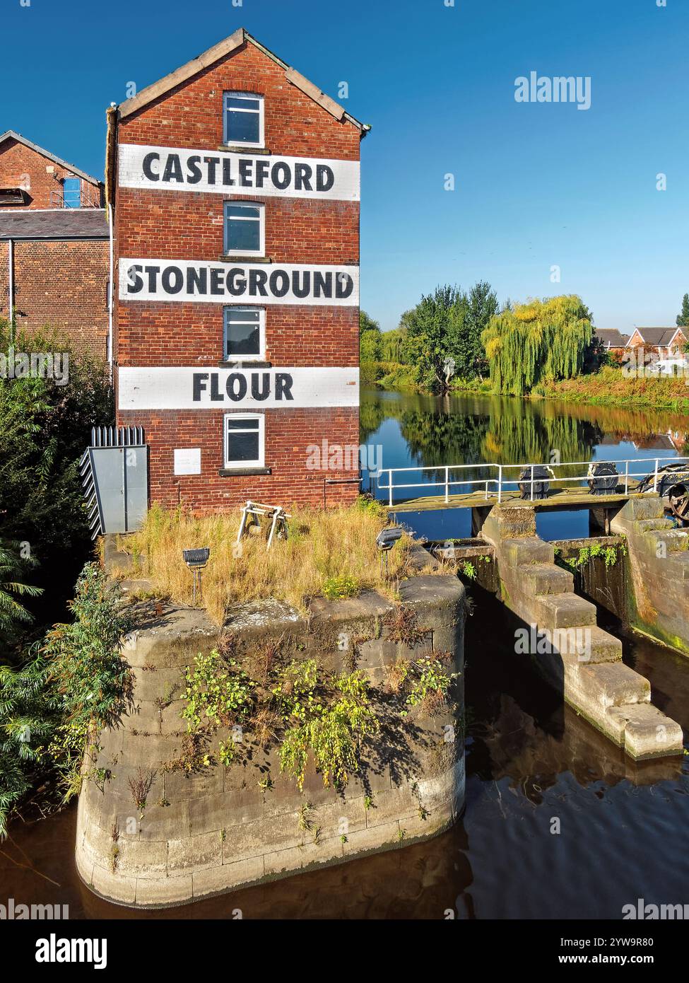 UK, West Yorkshire, Castleford, Queens Mill, River Aire and Castleford ...