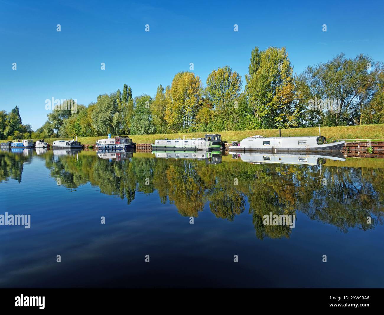 UK, West Yorkshire, Castleford, Aire and Calder Navigation at Allerton ...