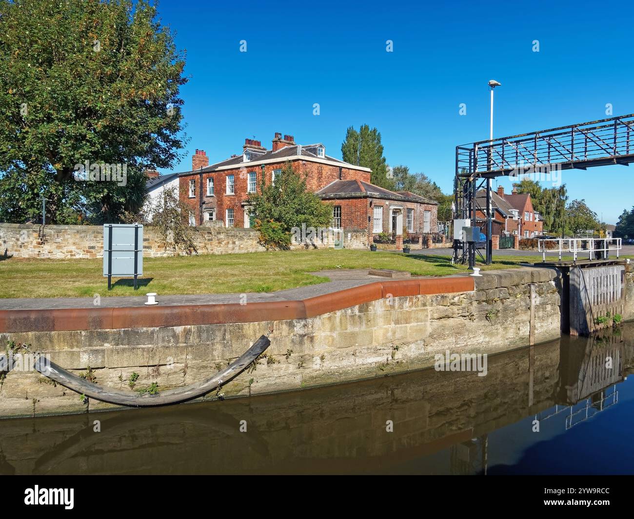 Castleford junction lock hi-res stock photography and images - Alamy
