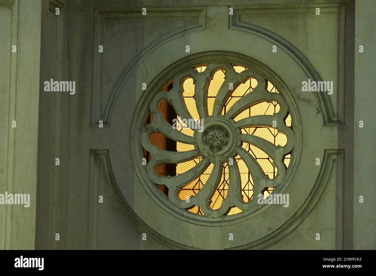 Light coming through windows hi-res stock photography and images - Alamy