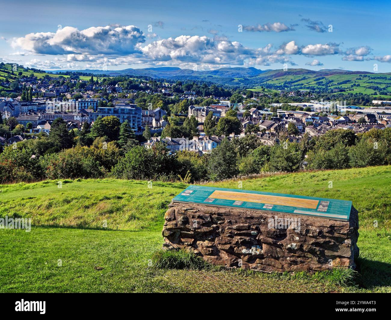 Pikes crossing hi-res stock photography and images - Alamy
