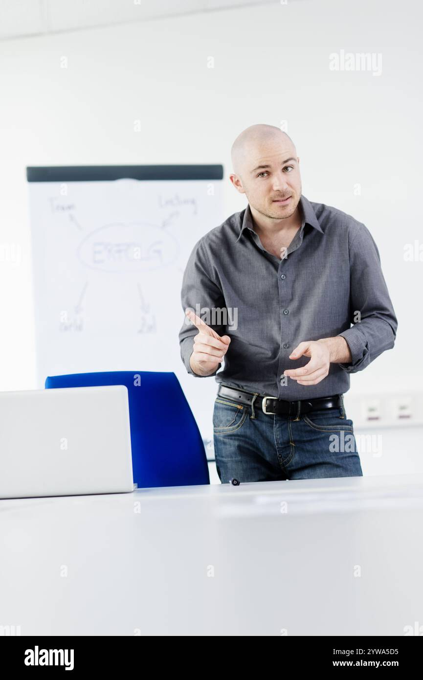 Man in workroom hi-res stock photography and images - Alamy