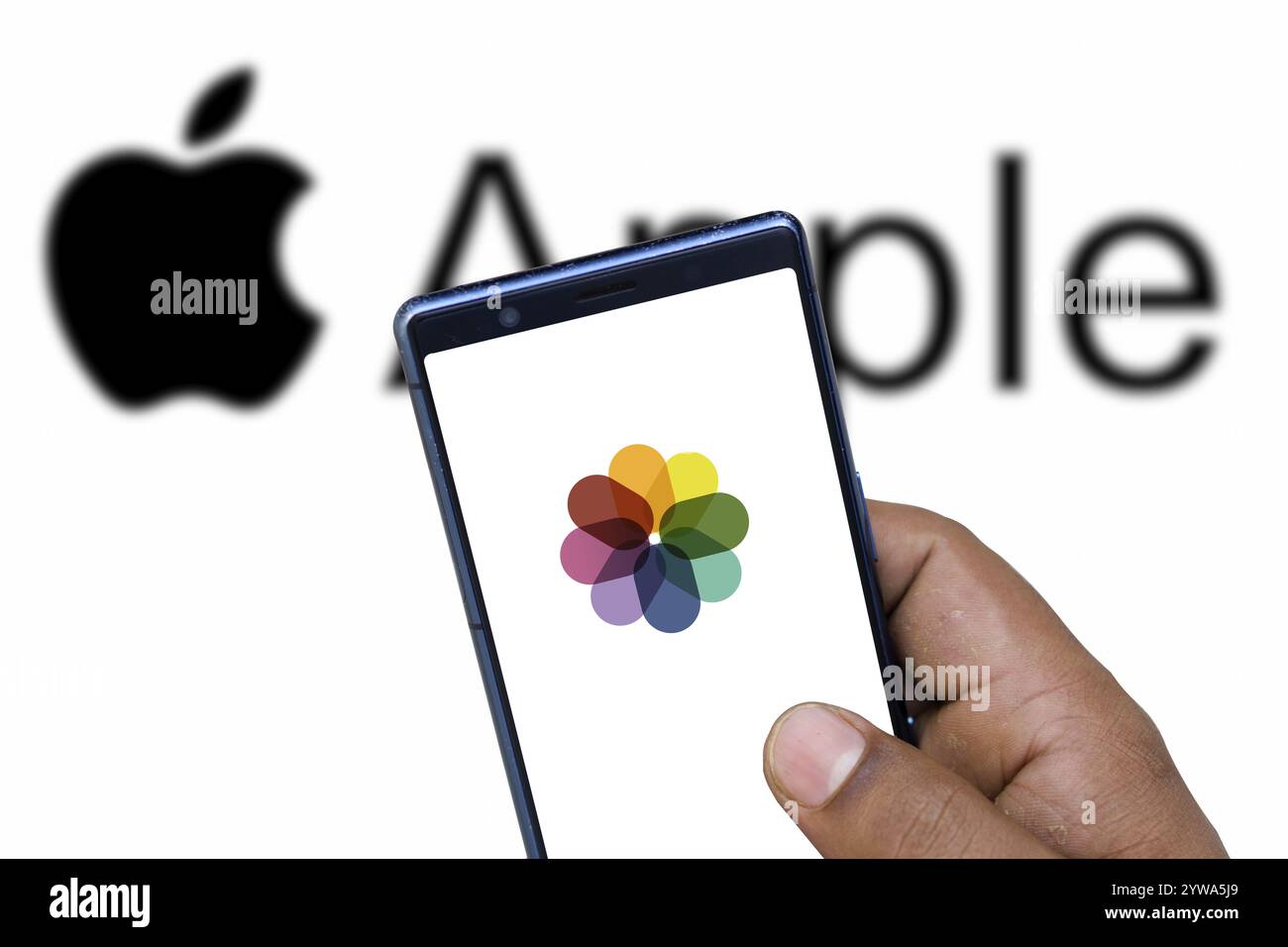 Apple photos logo on smartphone Stock Photo - Alamy