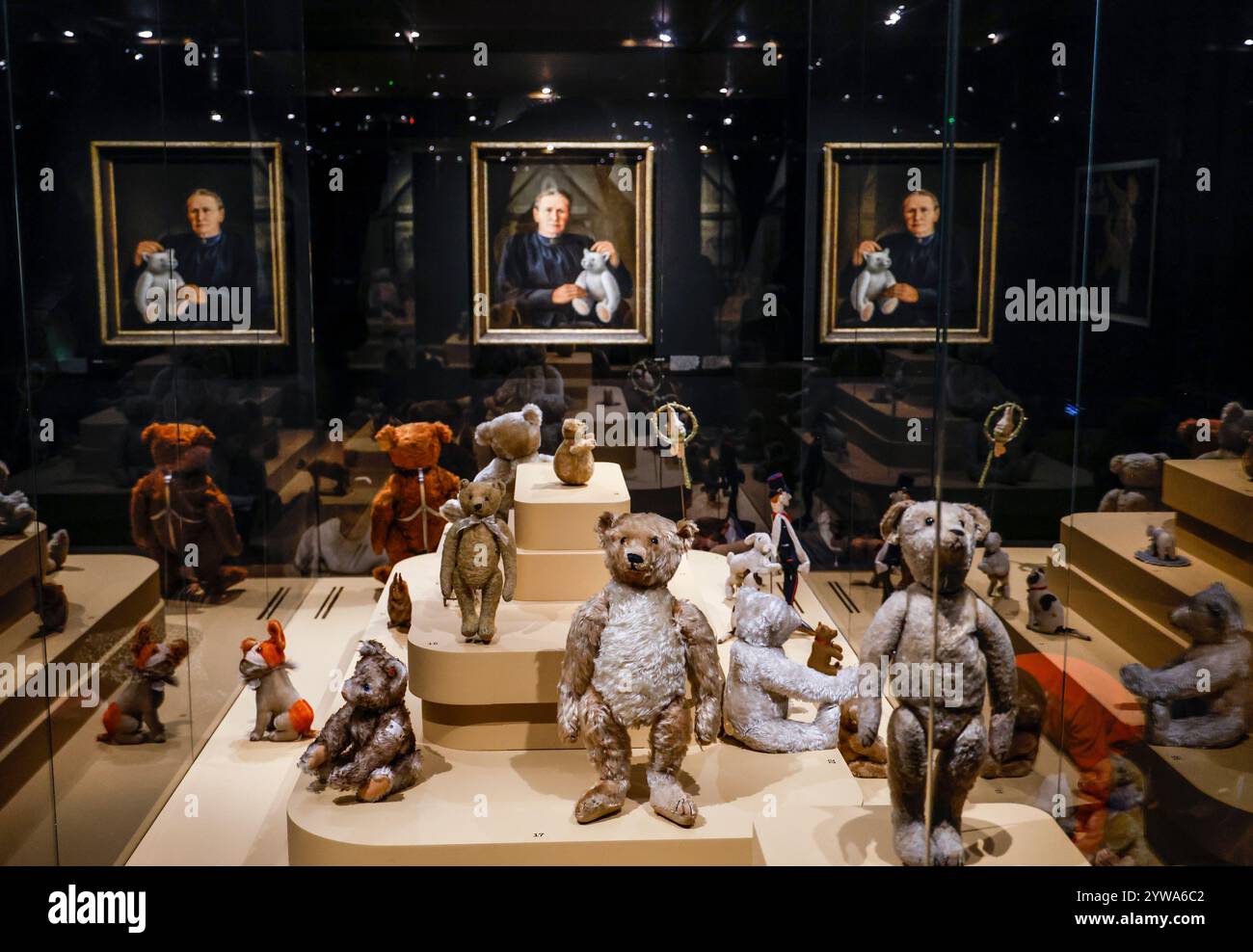 TEDDY BEAR EXHIBITION MUSEE DES ARTS DECORATIFS PARIS Stock Photo - Alamy