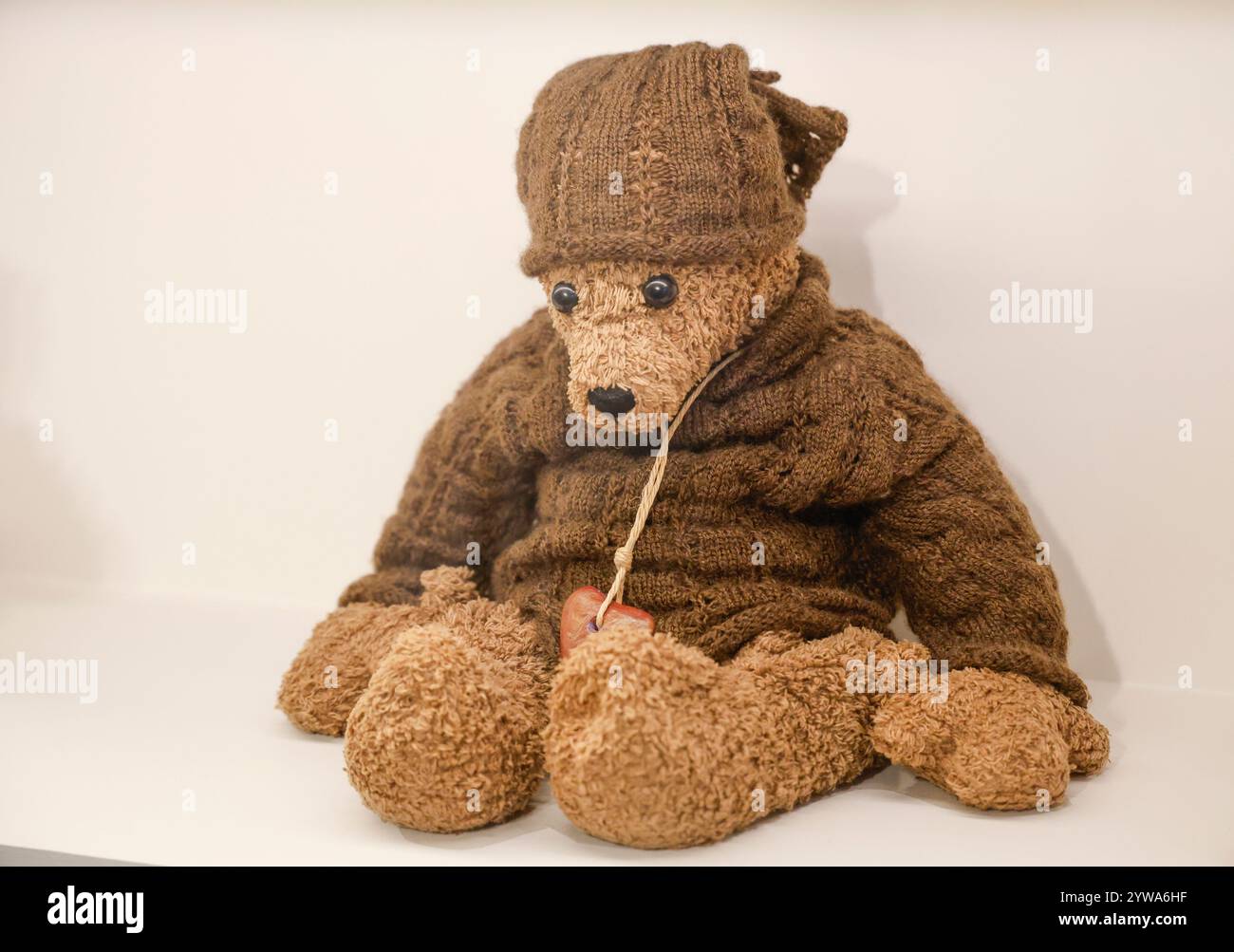 TEDDY BEAR EXHIBITION MUSEE DES ARTS DECORATIFS PARIS Stock Photo - Alamy