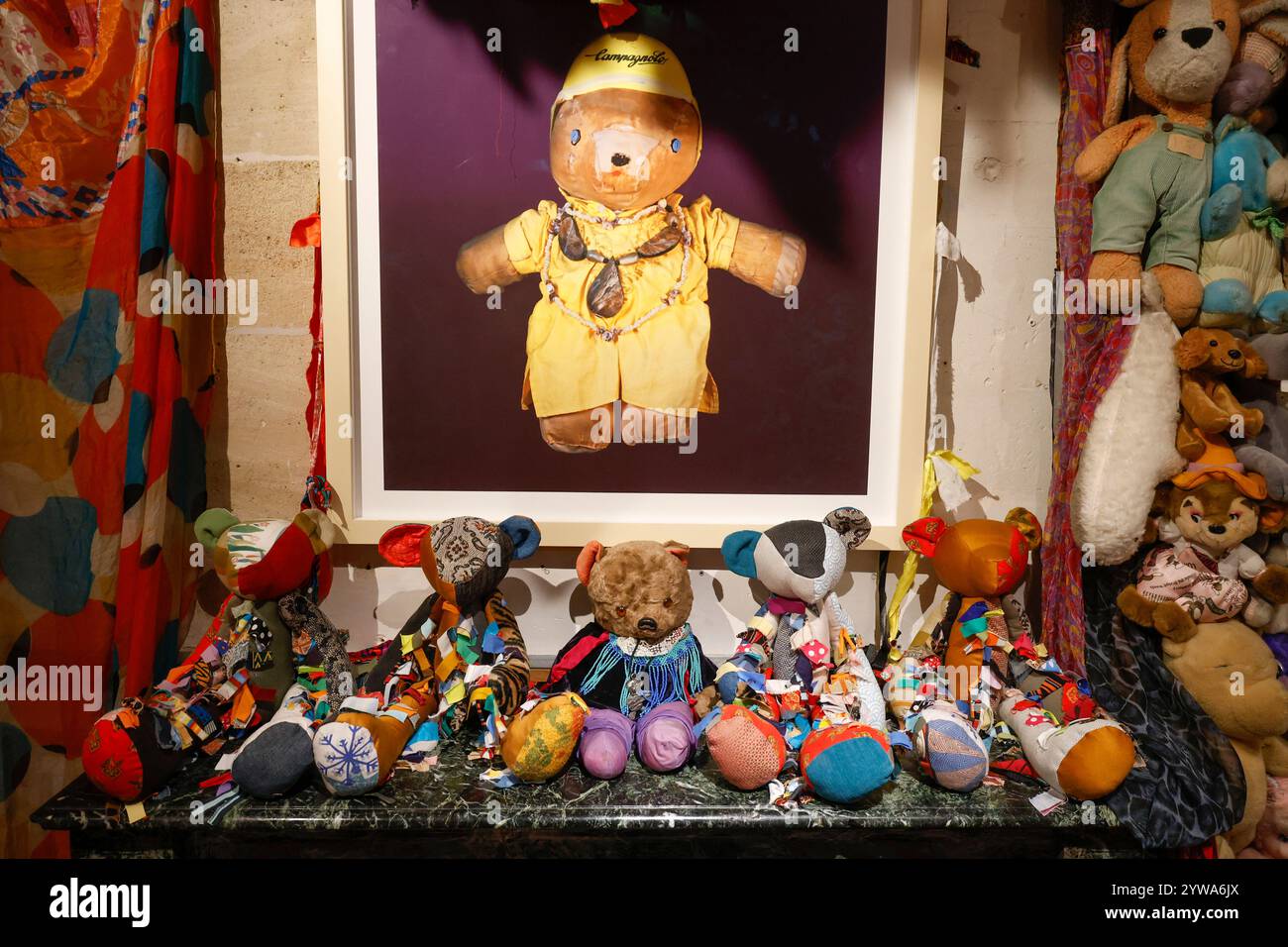 TEDDY BEAR EXHIBITION MUSEE DES ARTS DECORATIFS PARIS Stock Photo - Alamy