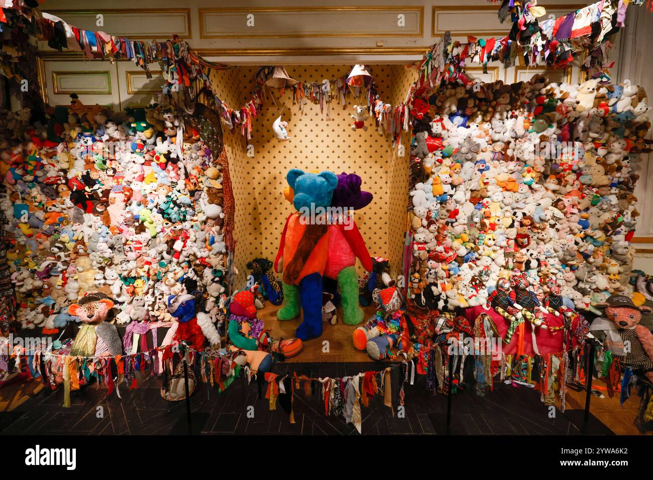 TEDDY BEAR EXHIBITION MUSEE DES ARTS DECORATIFS PARIS Stock Photo - Alamy