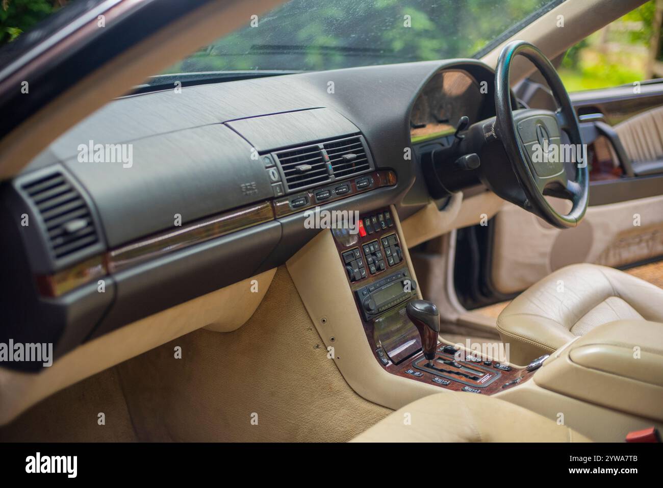 Mercedes 600SEL V12 powered ultra luxury coupe Stock Photo - Alamy