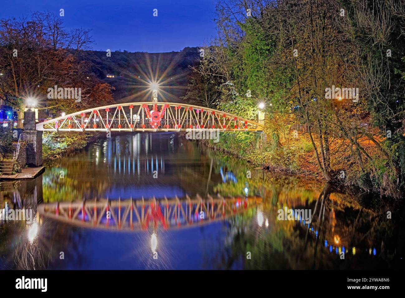 UK, Derbyshire, Peak District, Matlock Bath, Jubilee Bridge and River ...