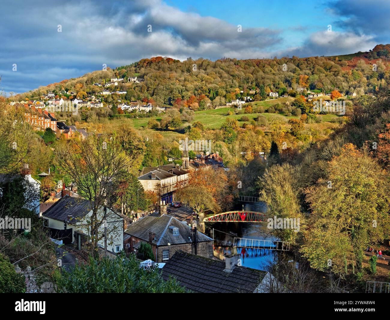 UK, Derbyshire, Peak District, Matlock Bath, View of River Derwent ...