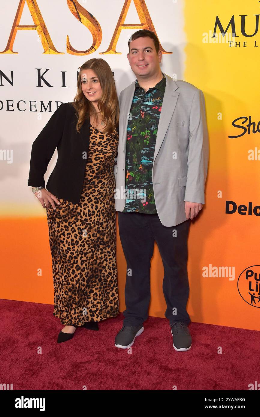 Abbey Romeo und David Isaacman bei der Weltpremiere des Kinofilms ...