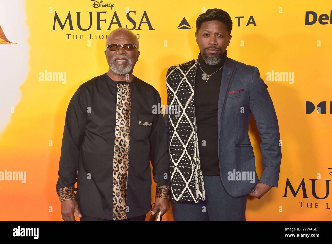 John Kani und Atandwa Kani bei der Weltpremiere des Kinofilms Mufasa ...