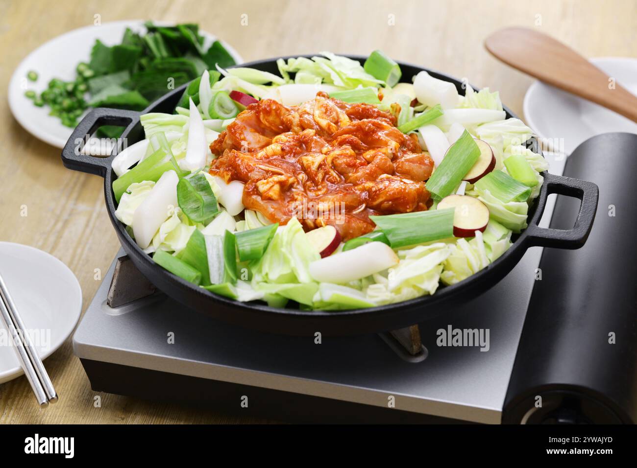 Dakgalbi, Korean spicy stir-fried chicken Stock Photo - Alamy