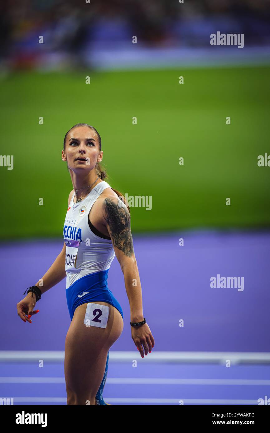 Karolina manasova paris hi-res stock photography and images - Alamy