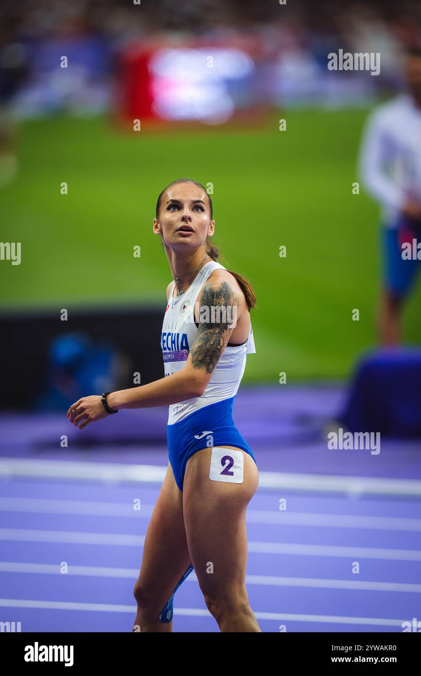 Karolina manasova paris hi-res stock photography and images - Alamy