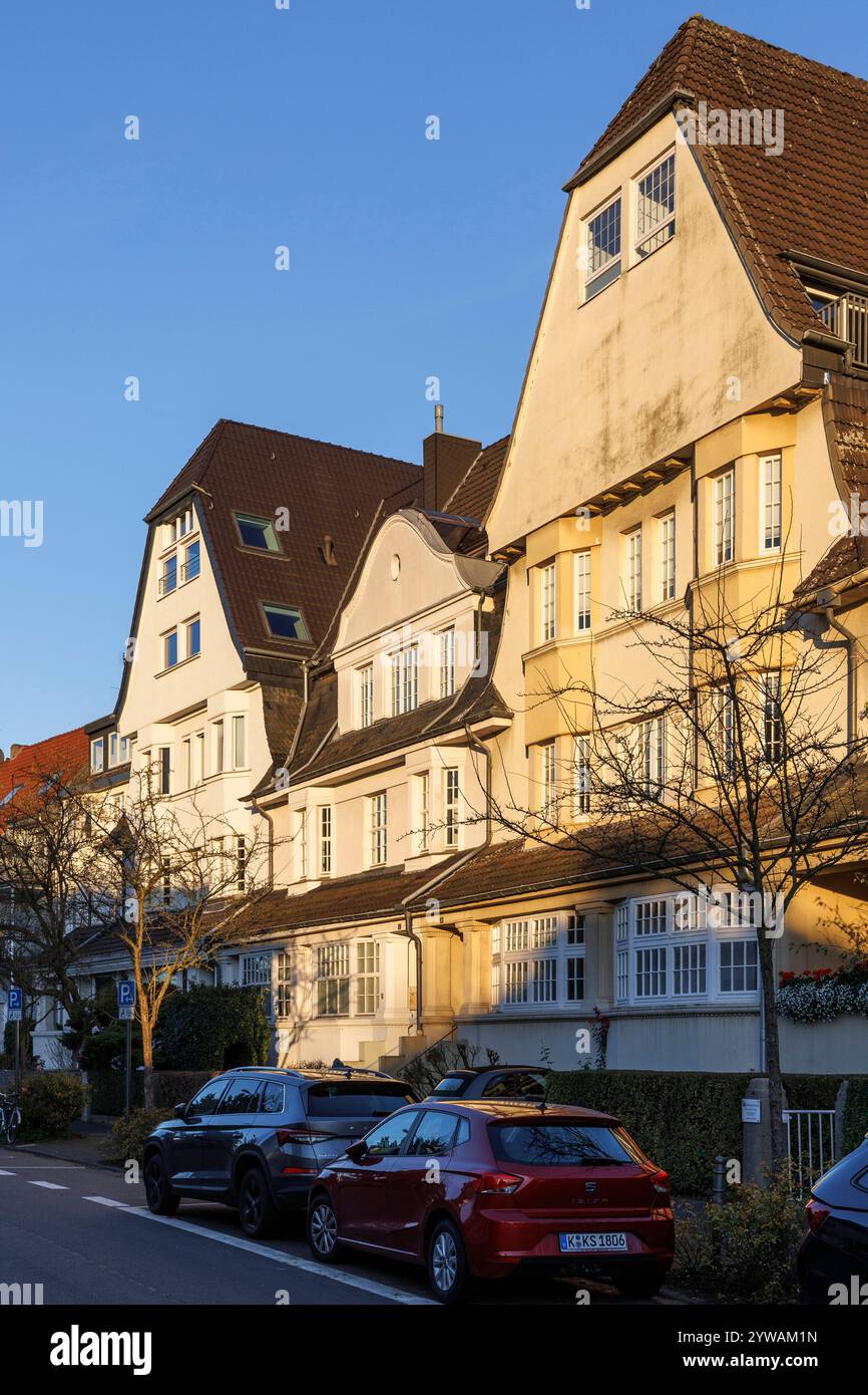 residential buildings on the street Am Botanischen Garten in the Riehl ...