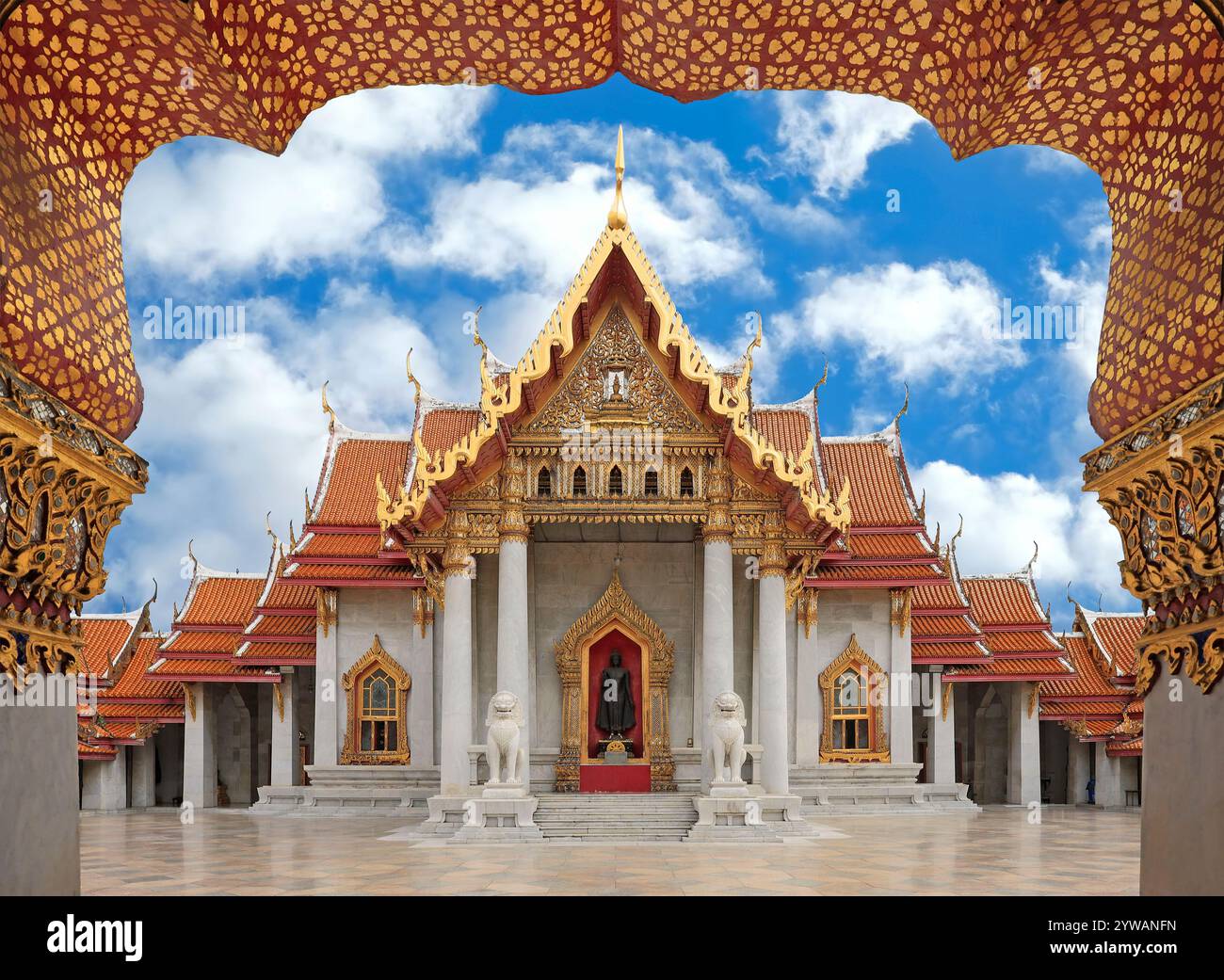 The Marble Temple, Wat Benchamabopitr Dusitvanaram in Bangkok, Thailand ...