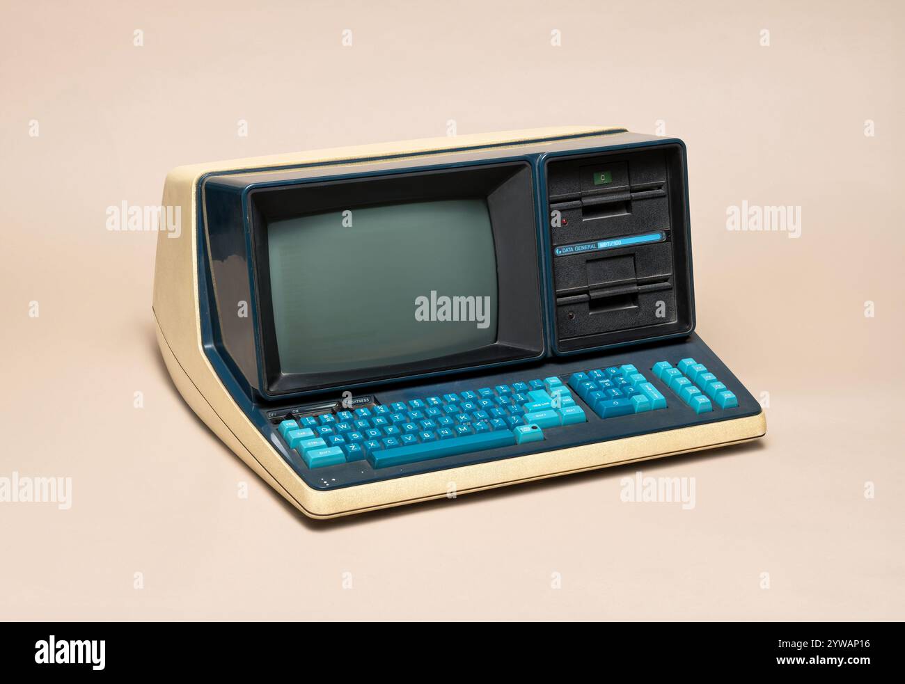 Data general mpt100 hi-res stock photography and images - Alamy