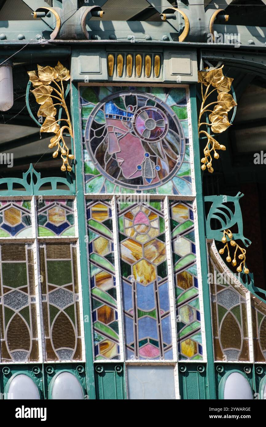 Municipal House, Prague's Finest Example of Art Nouveau Architecture ...