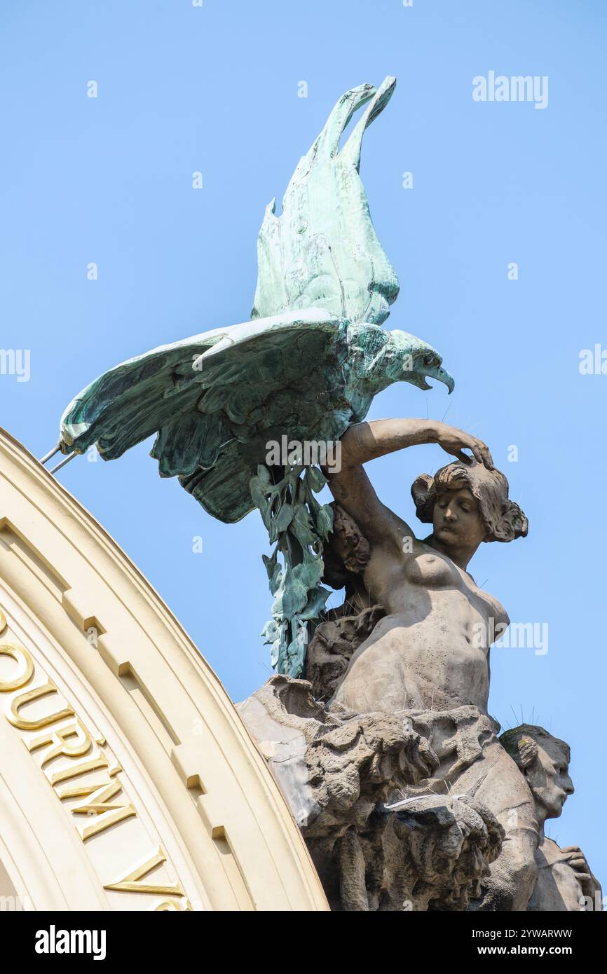 Municipal House, Prague's Finest Example of Art Nouveau Architecture ...