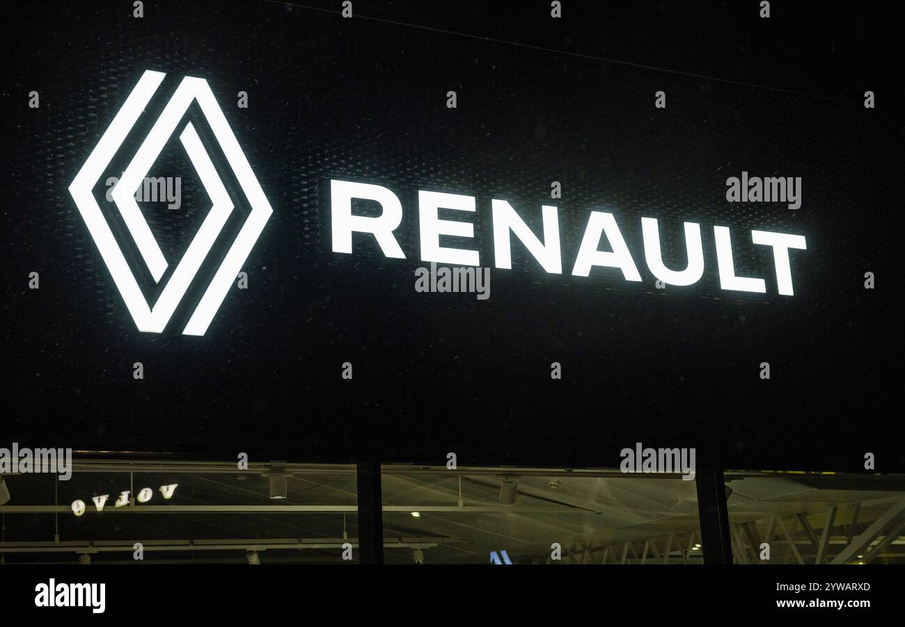 Renault, car dealer Stock Photo - Alamy
