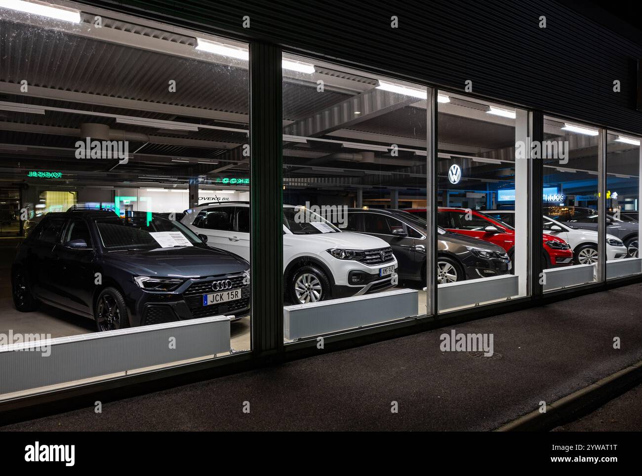 Volkswagen dealership exterior hi-res stock photography and images - Alamy