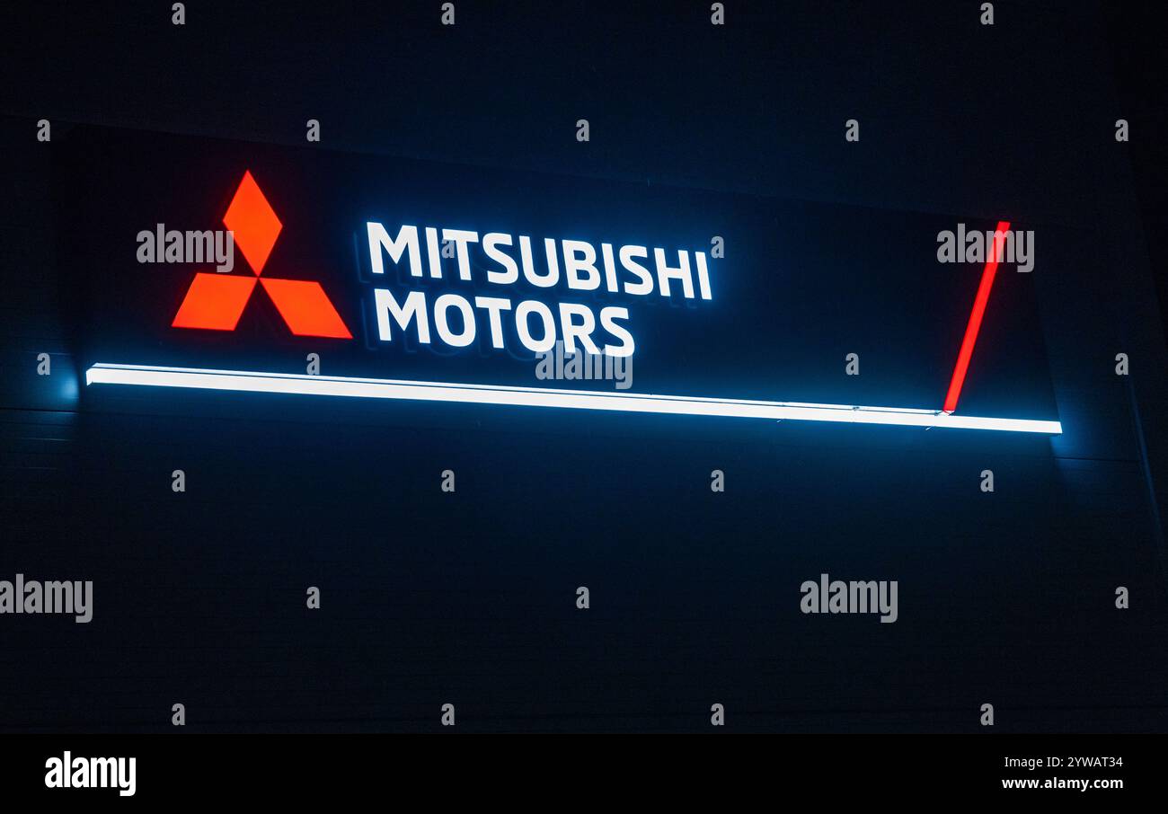 Mitsubishi motors, car dealer Stock Photo - Alamy