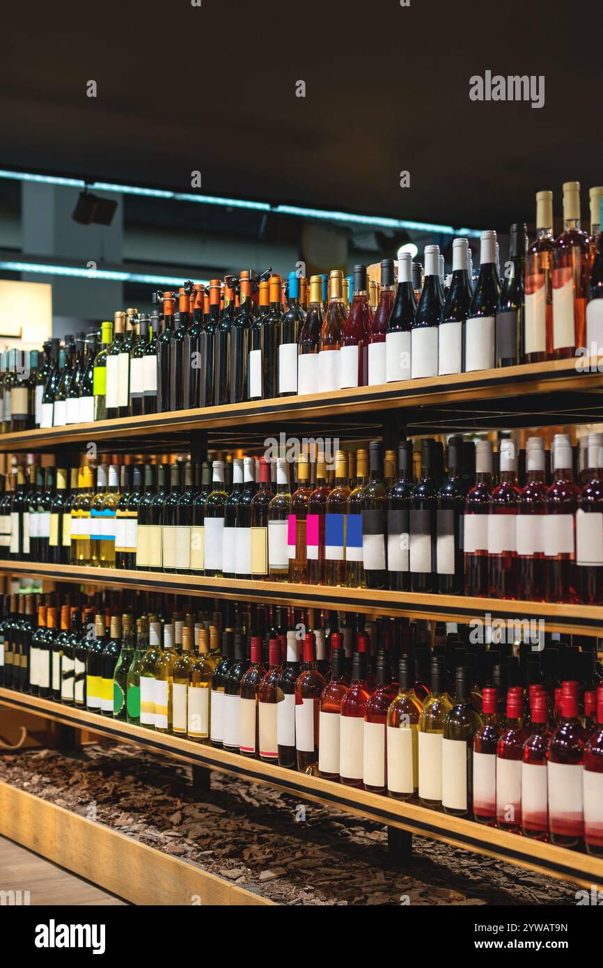 Supermarket liquor store display hi-res stock photography and images ...