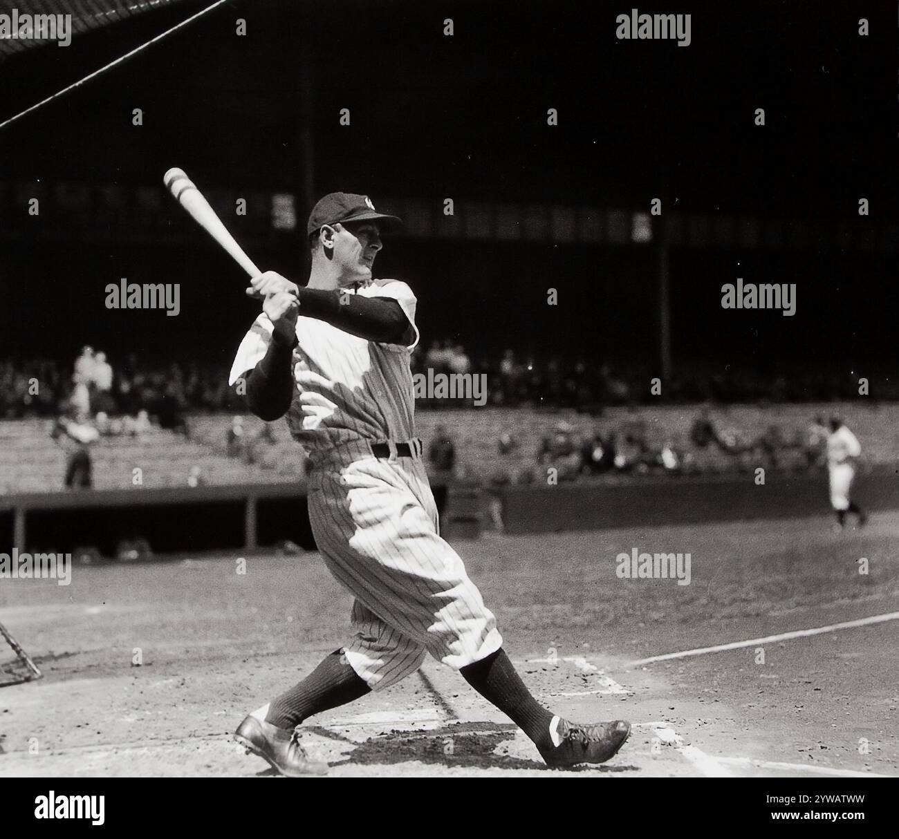 Lou Gehrig swinging at the plate. New York Yankees 1920s Archive ...