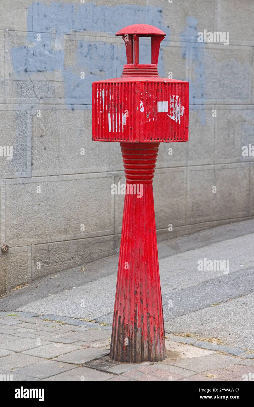 Signal post telephone hi-res stock photography and images - Alamy