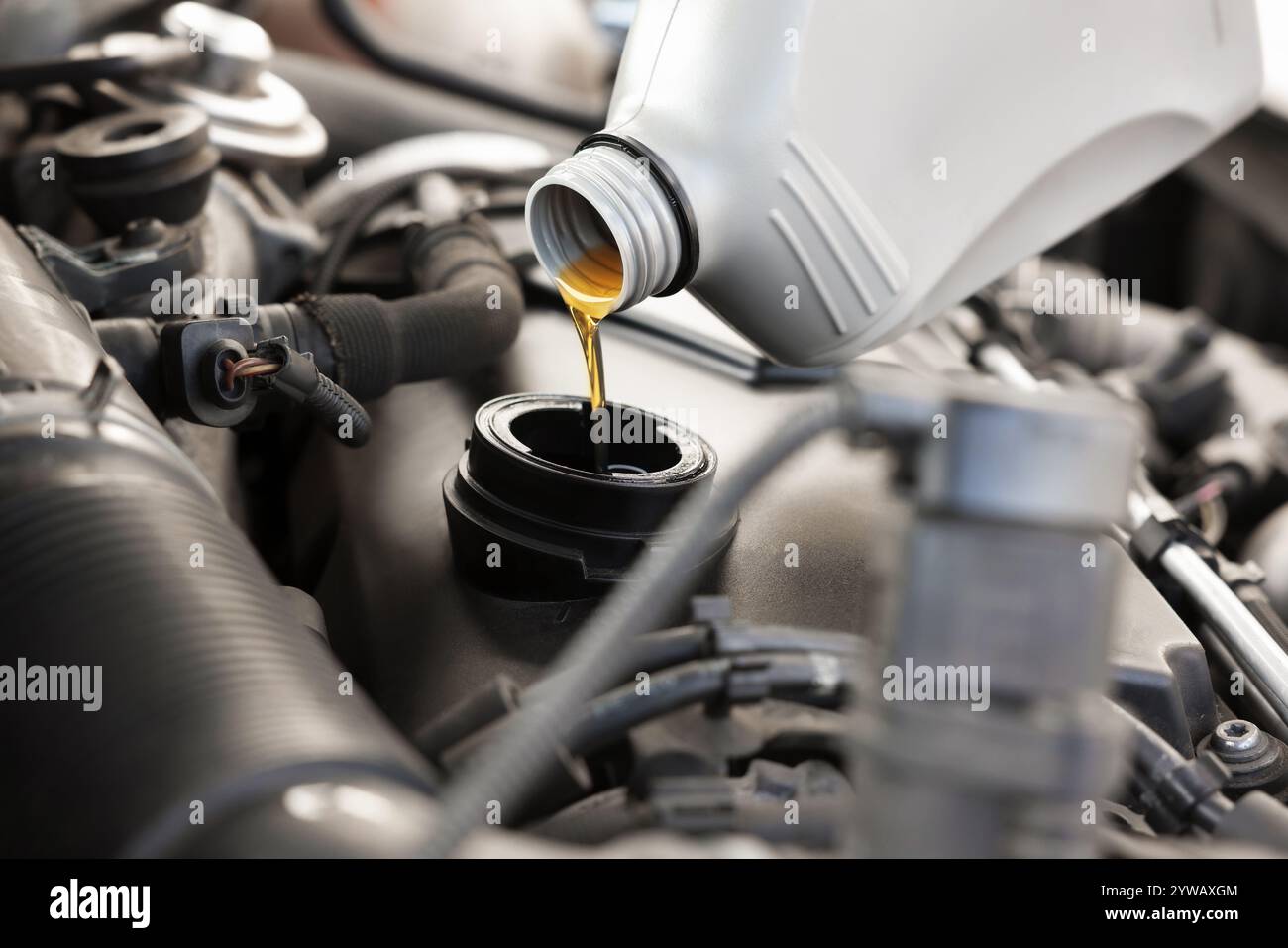 Engine oil lubricant filter hi-res stock photography and images - Alamy