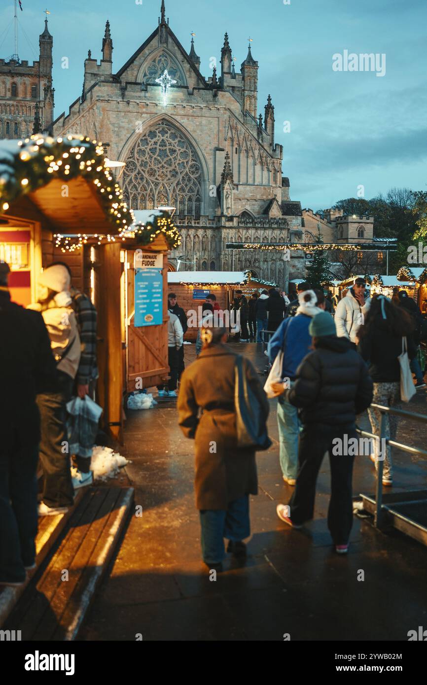 Local people singing christmas hi-res stock photography and images - Alamy