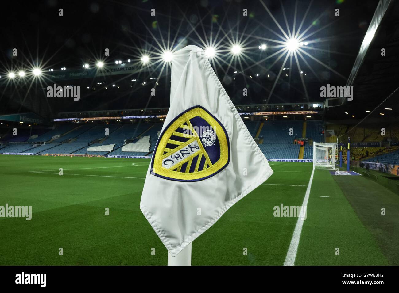 Lufc corner flag hi-res stock photography and images - Alamy