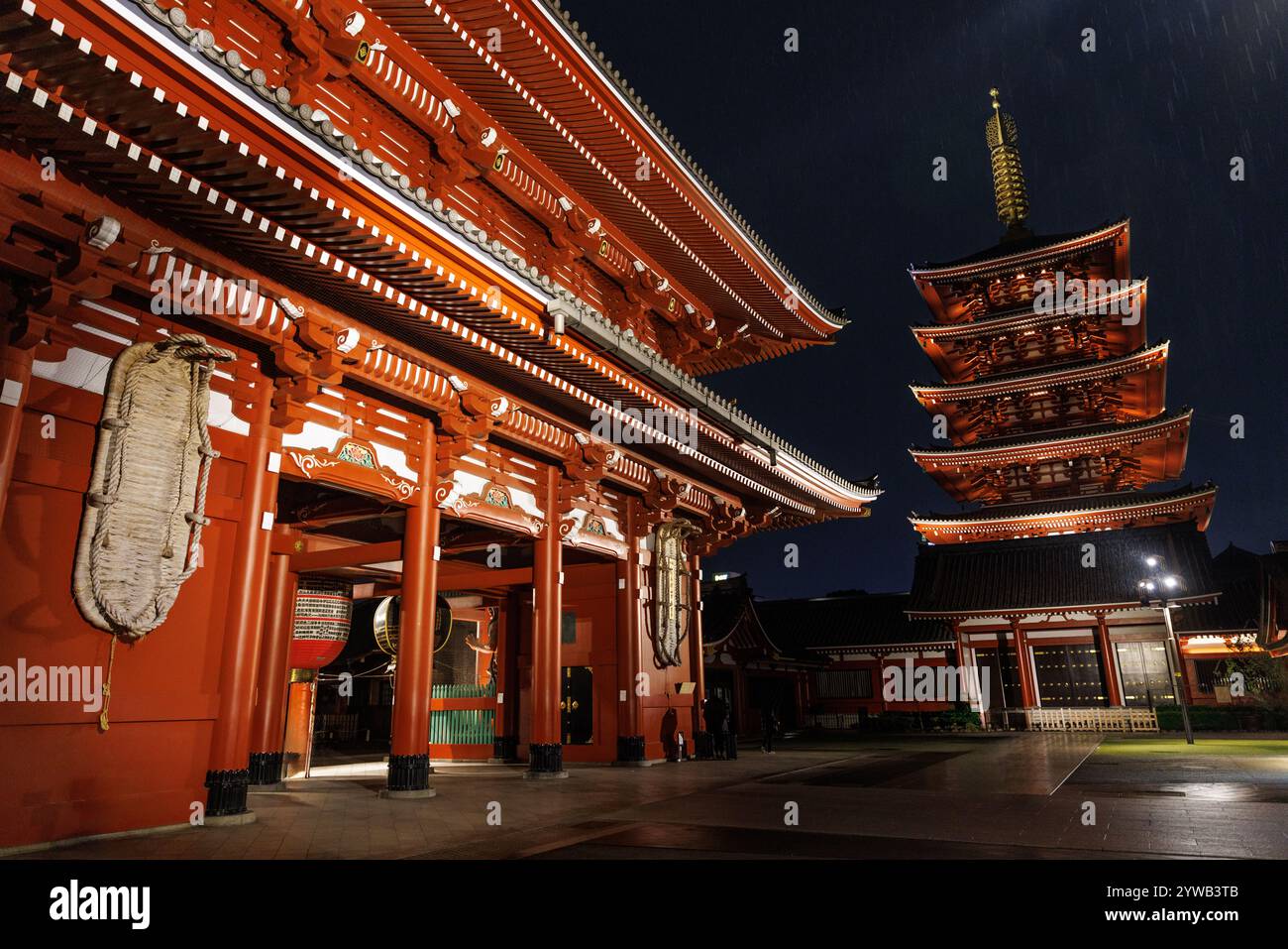 Night View of Traditional Japanese Sensoji Temple in Tokyo Stock Photo ...