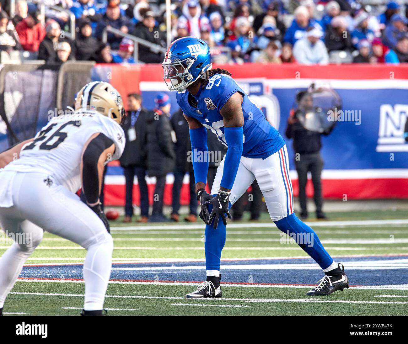 Nfl teams line up hi-res stock photography and images - Alamy